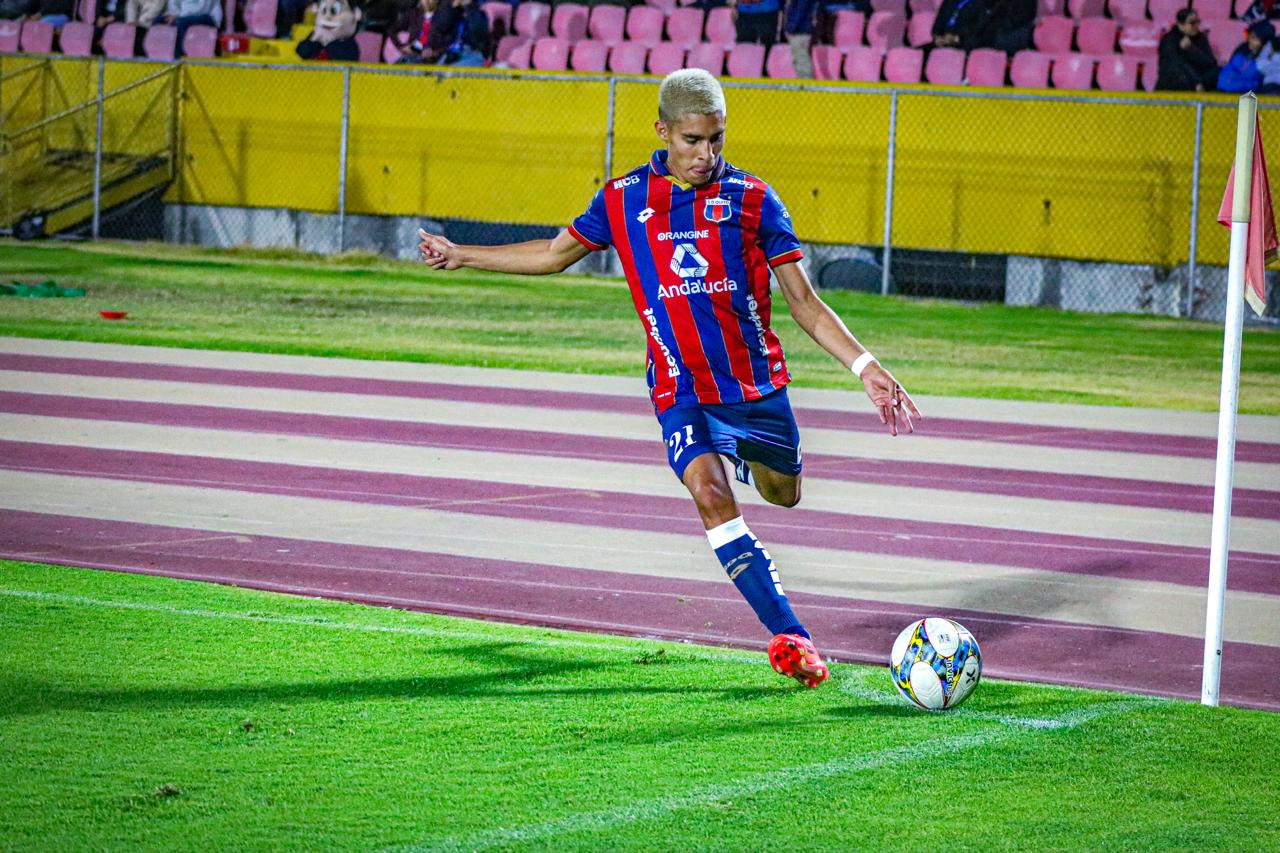 Invictus Sport: El balón que coronó la gloria de Deportivo Quito ...